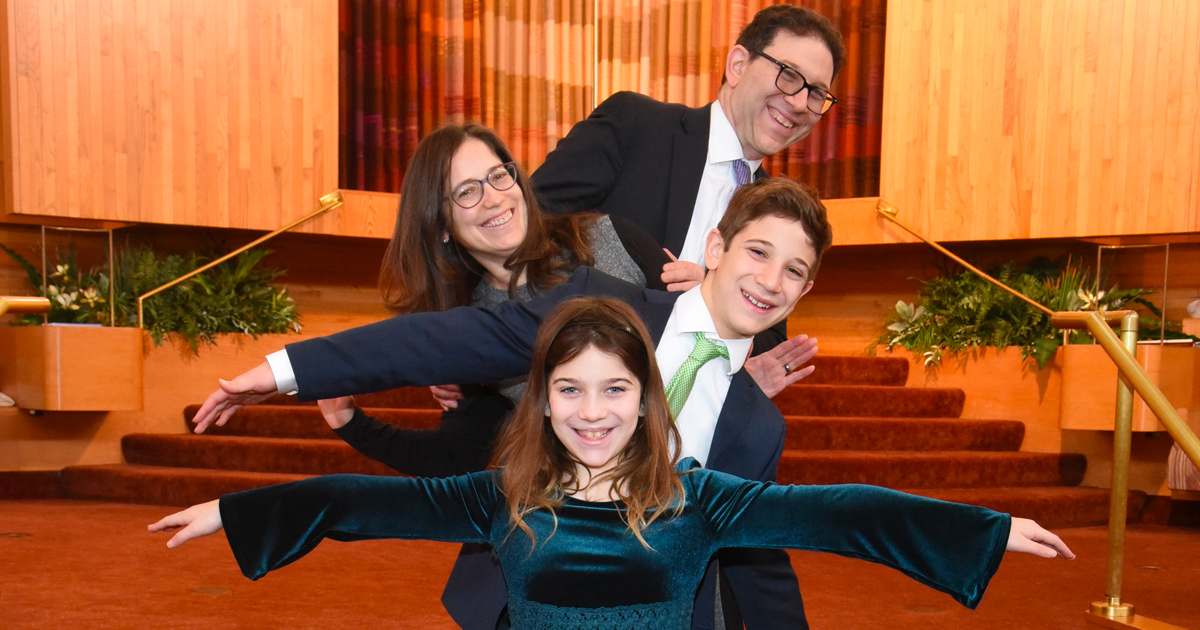 First bar mitzvah photos of 2019 with Zeke's fun family at Beth El ...